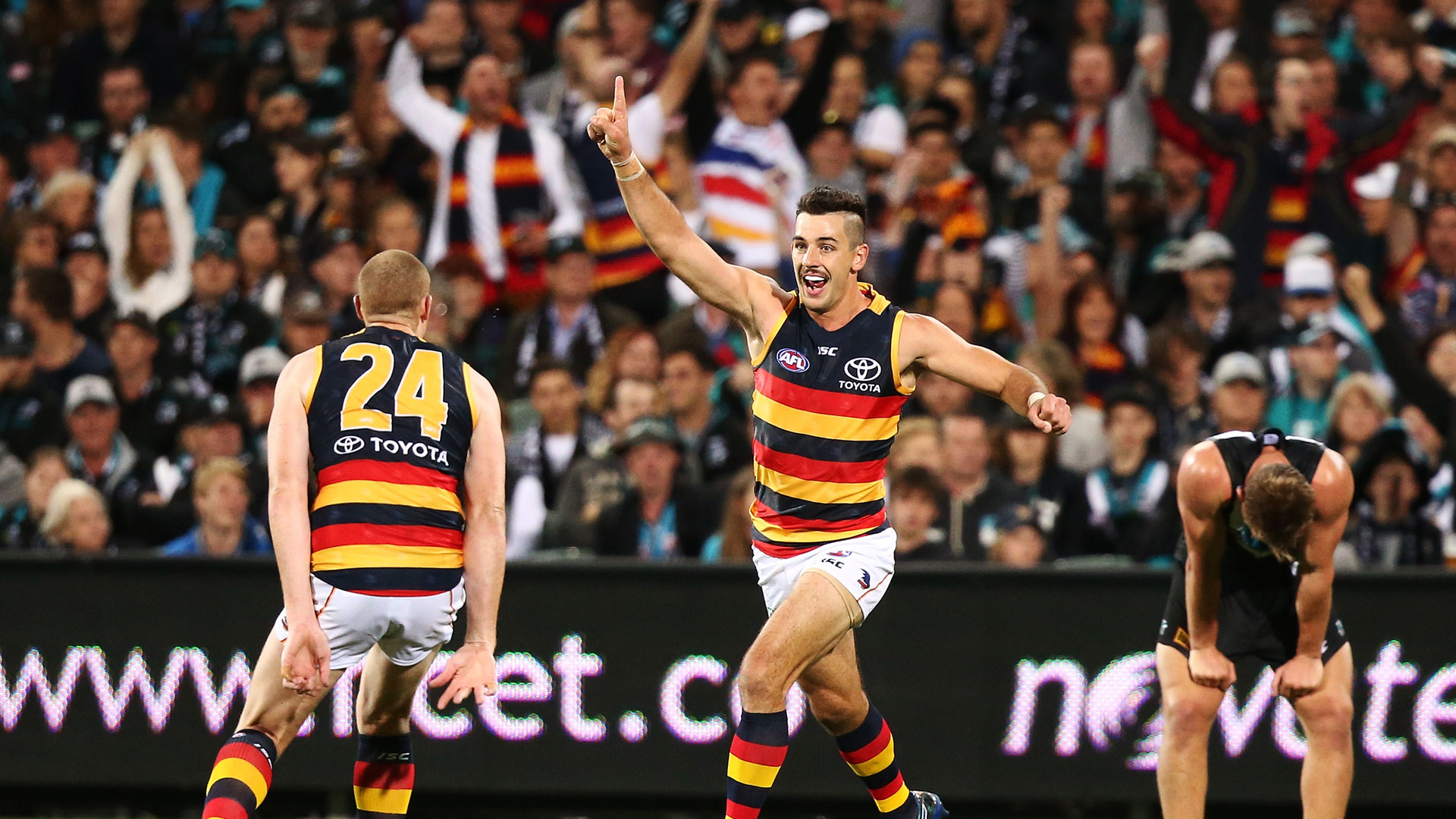 A night out at Adelaide’s Showdown - AFL - Inside Sport