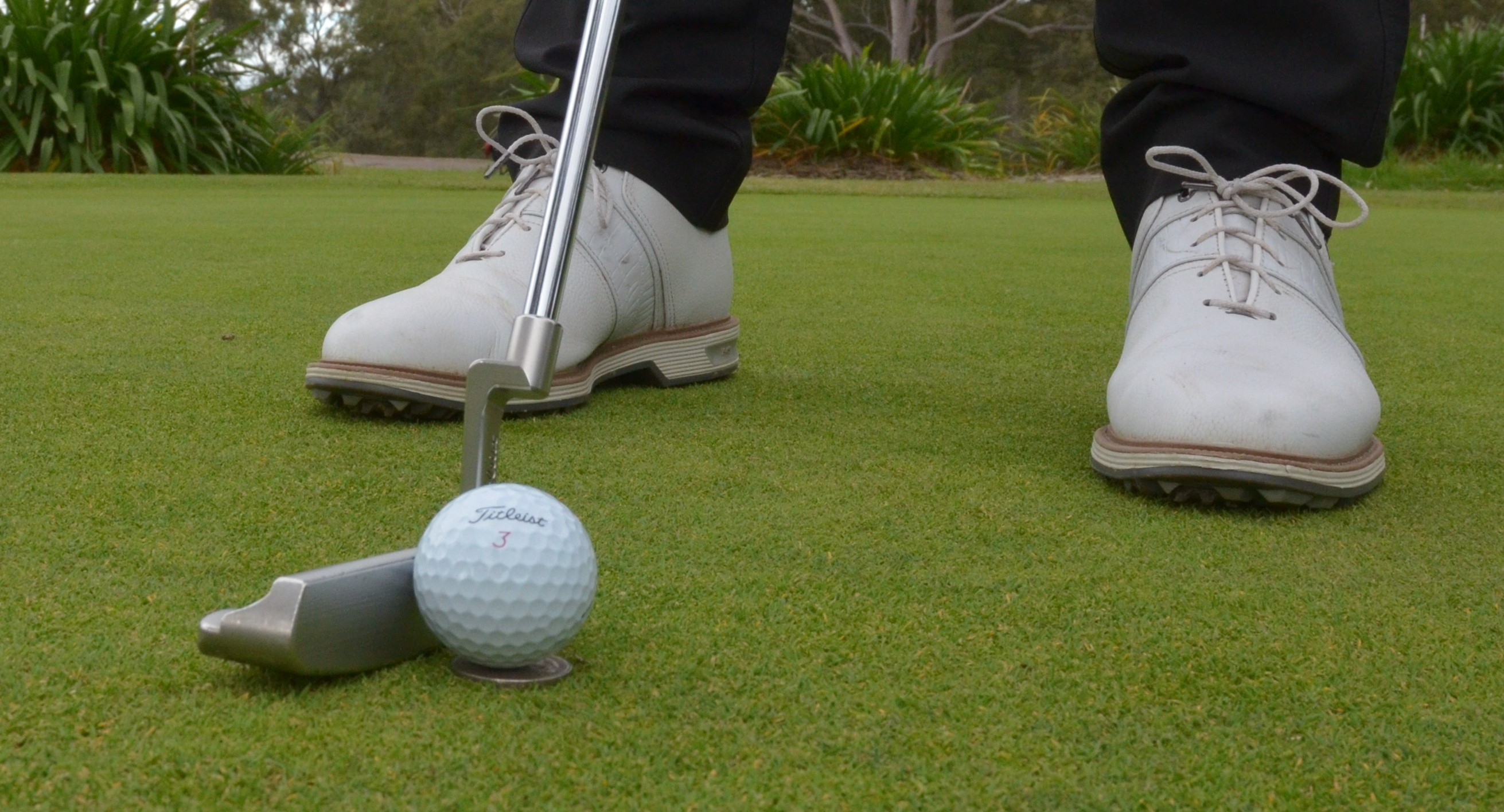 Video Lesson: Make putts with money - Instruction - Golf Australia Magazine