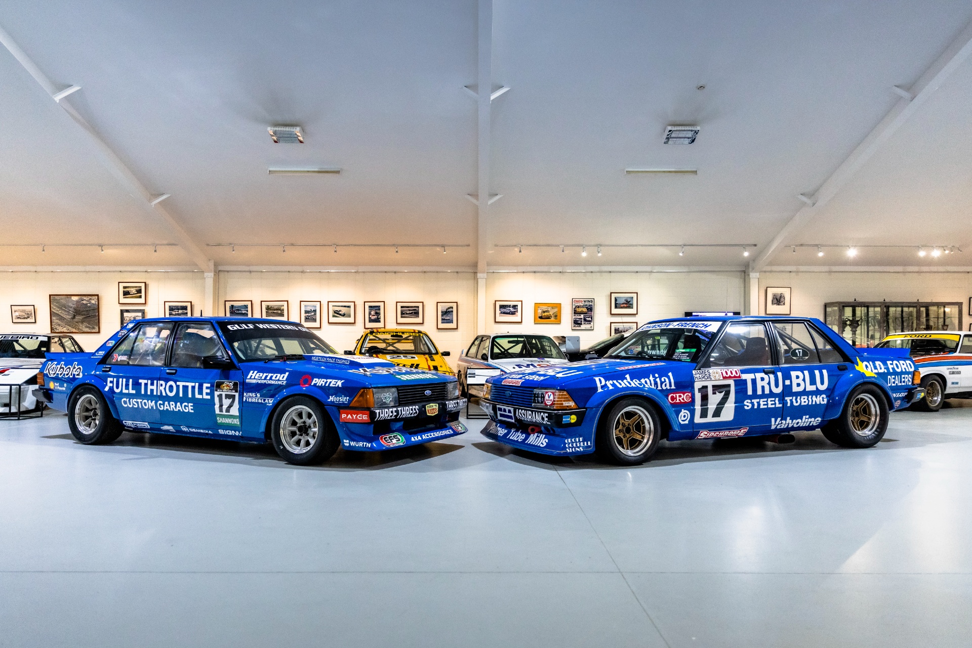 Tru-Blu Falcon duo meet at Bathurst • Australian MUSCLE CAR Magazine