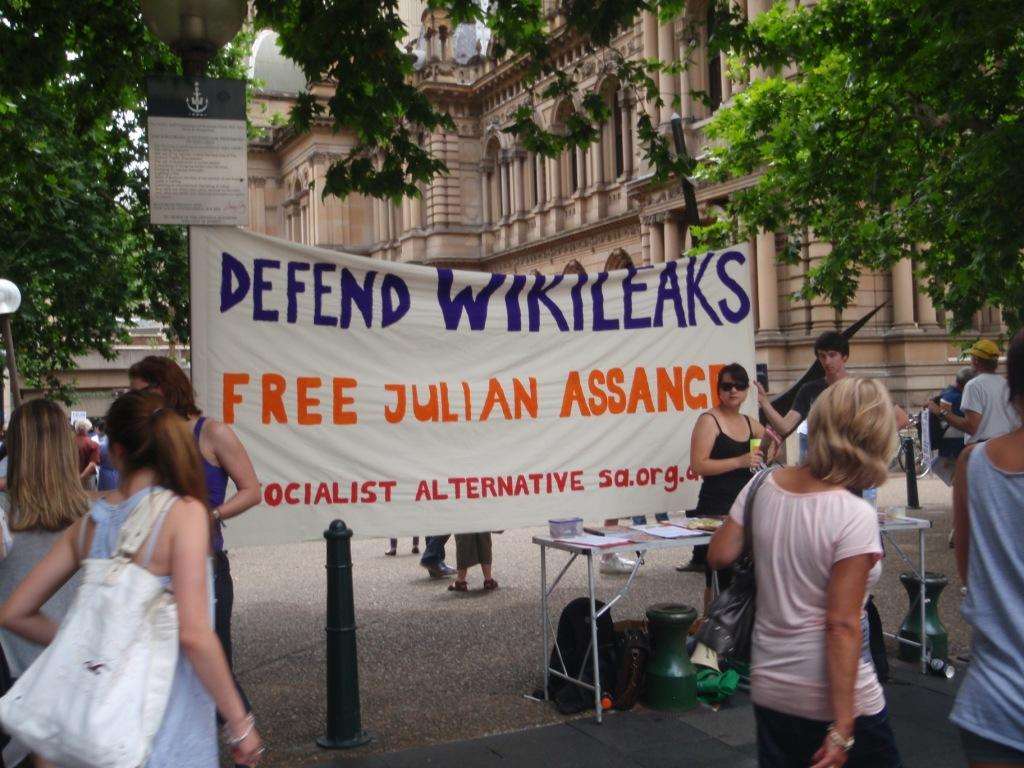 Sydney WikiLeaks rally attracts hundreds - iTnews