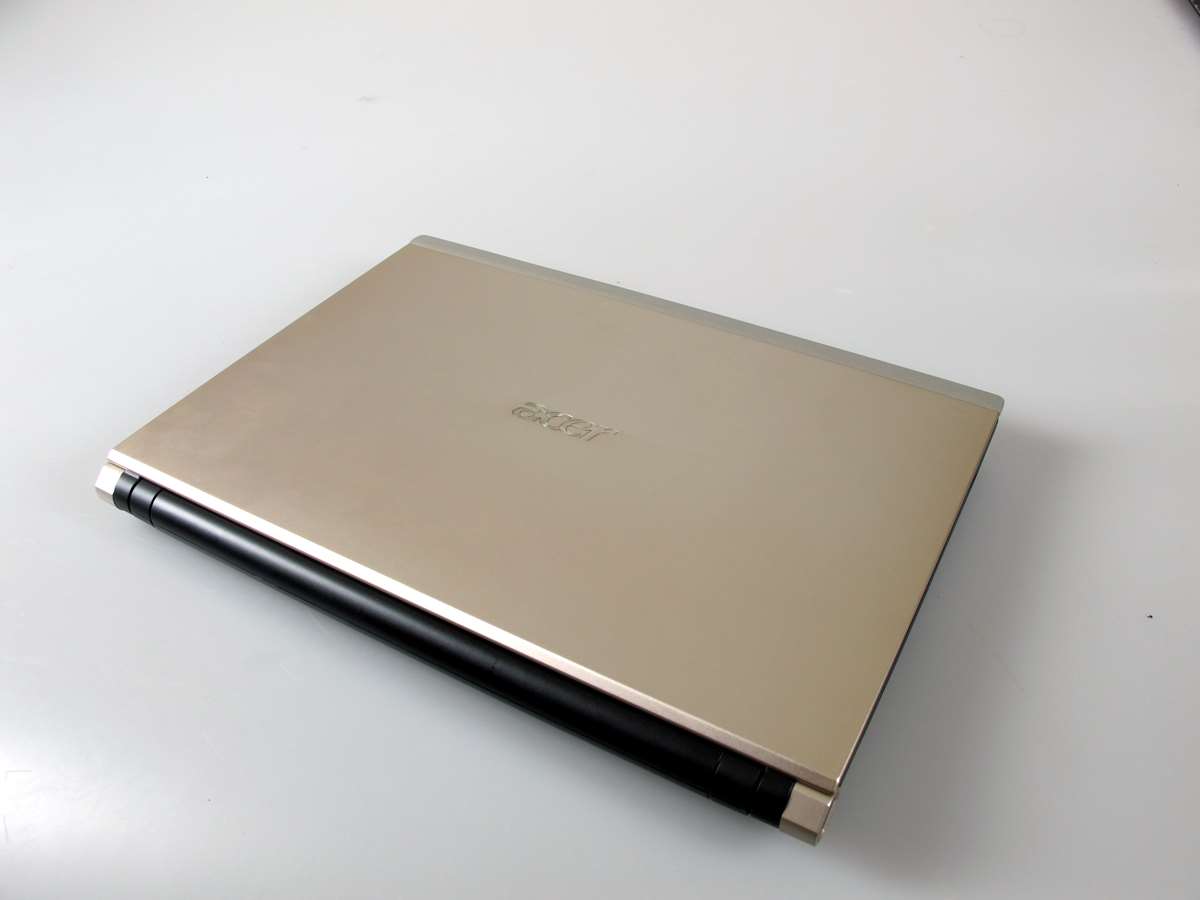 Photos: Inside Acer's Iconia dual screen laptop - iTnews