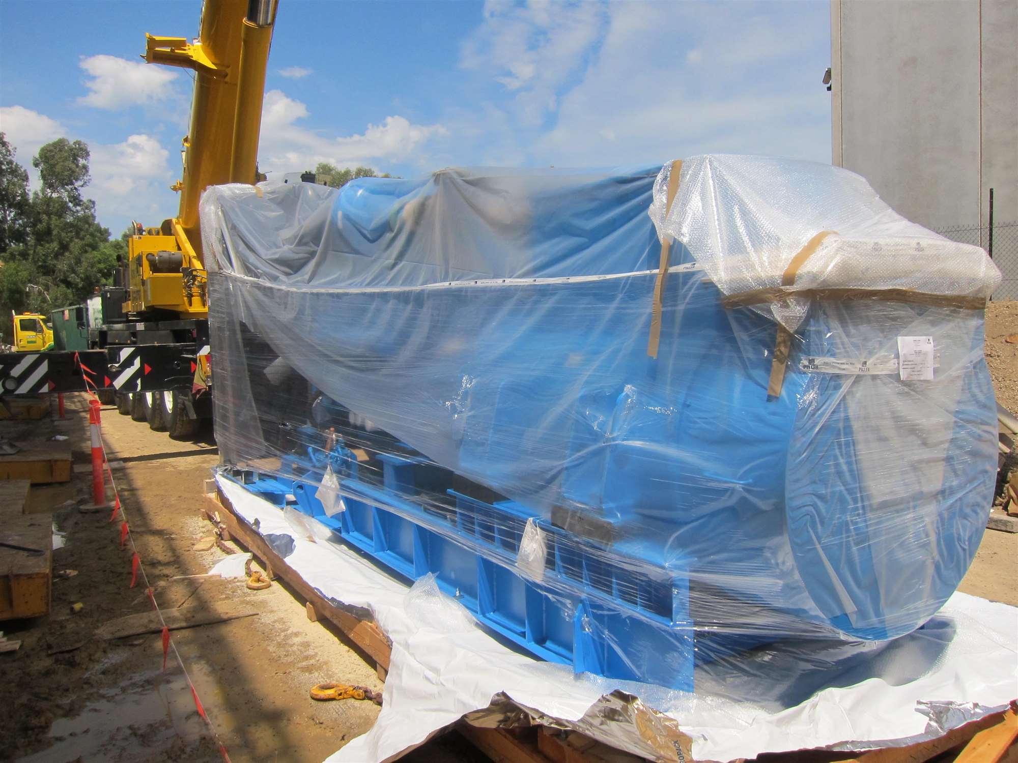 Photos: UPS units arrive at NextDC Melbourne - iTnews