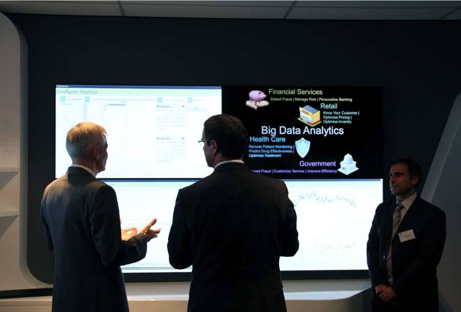 Photos: NICTA Techfest 2012 - Hardware - Networking - Security ...