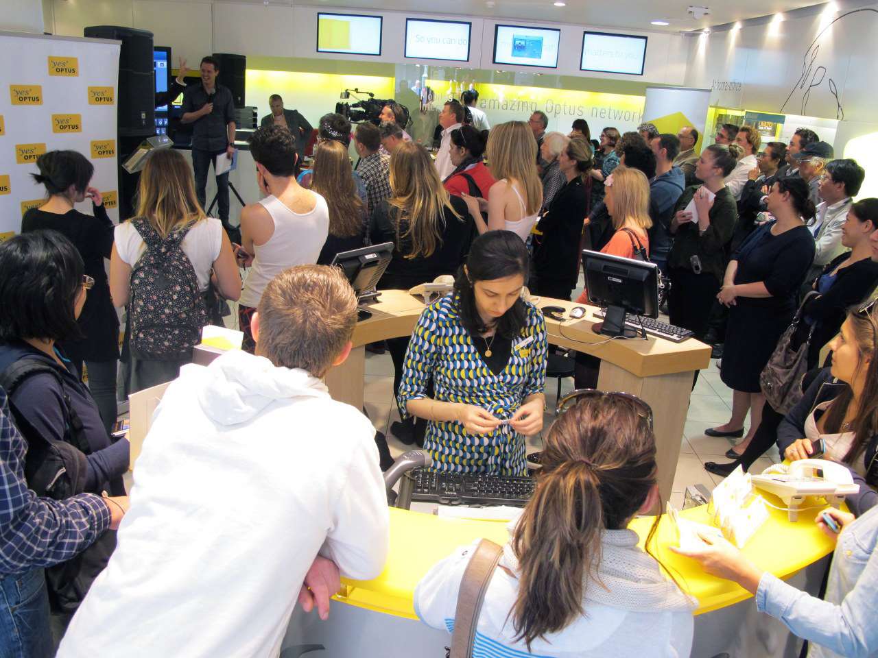 Photos: Optus launches consumer 4G network - iTnews