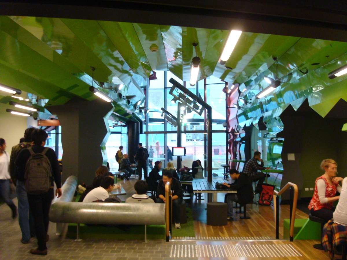 Photos: RMIT's desktop-free university - iTnews