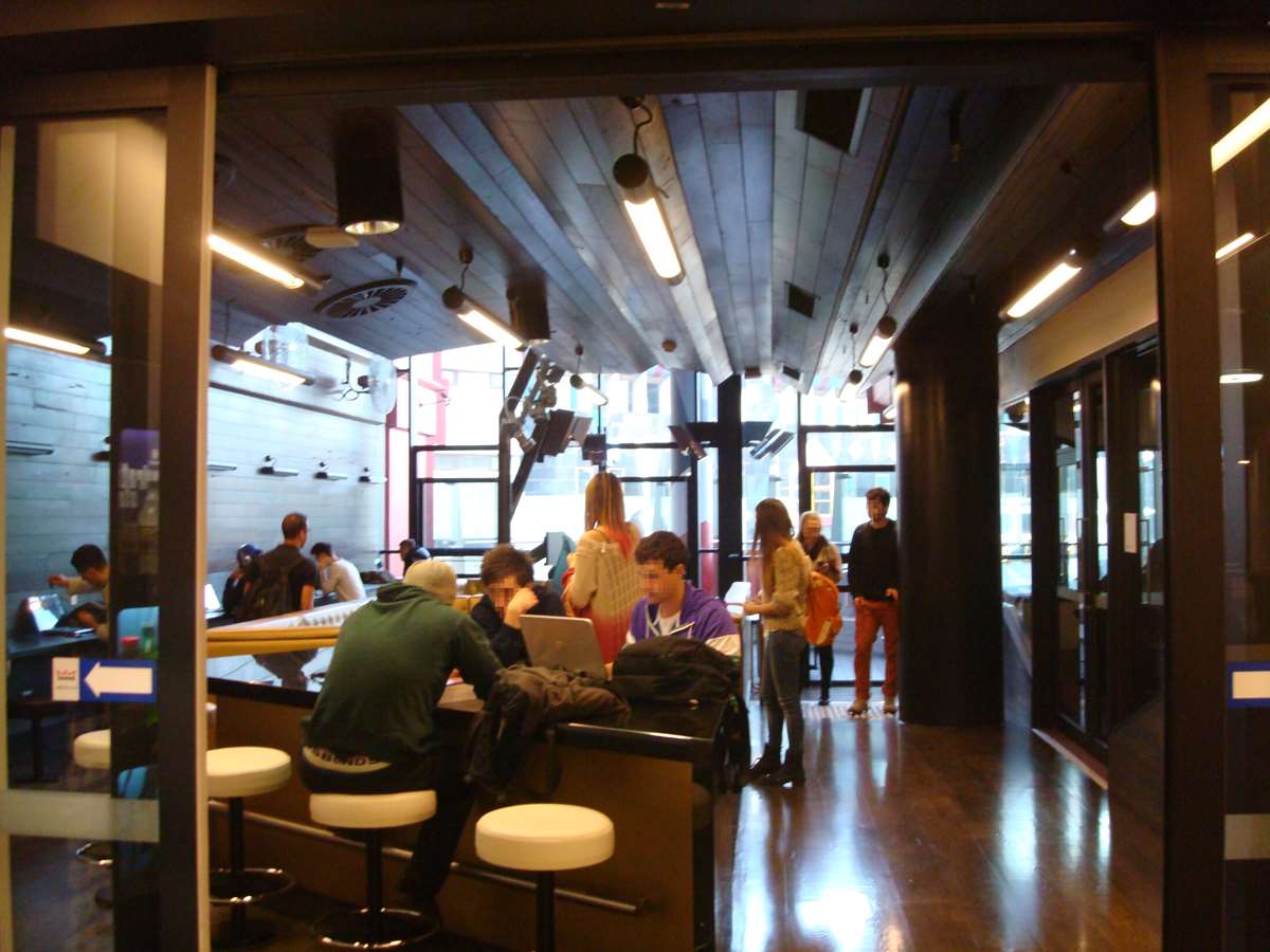 Photos: RMIT's desktop-free university - iTnews