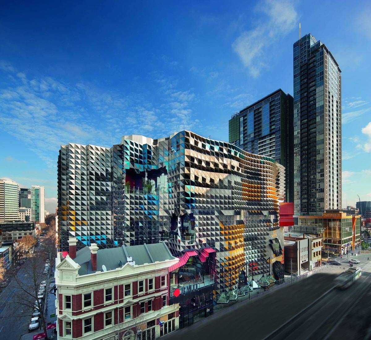 Photos: RMIT's desktop-free university - iTnews