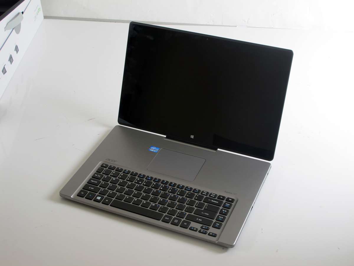 Photos: First look at Acer's R7 - iTnews