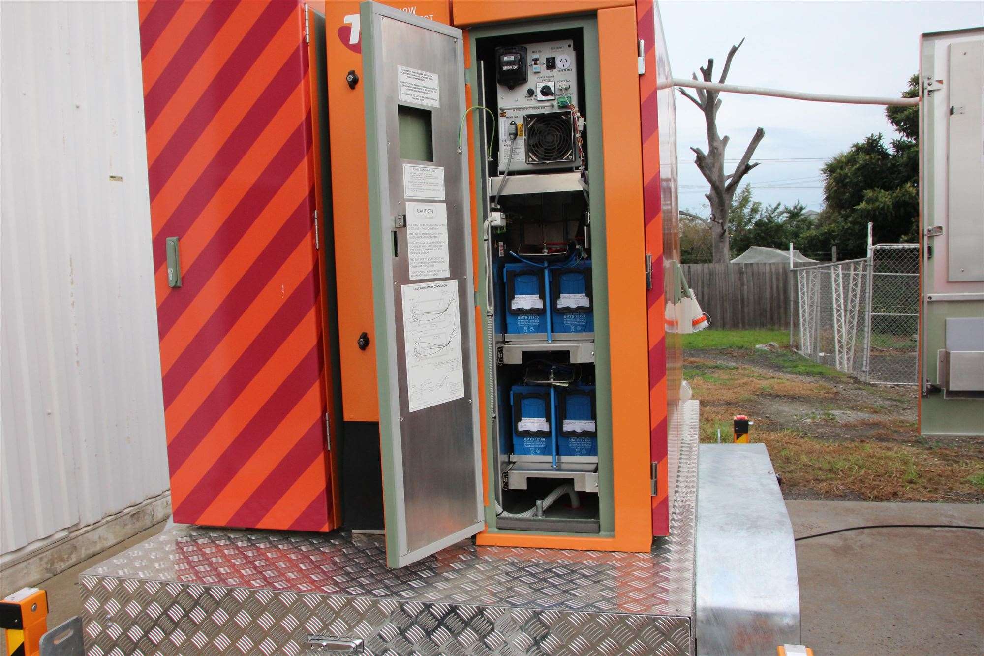 Photos: Telstra's new mobile exchange on wheels - iTnews
