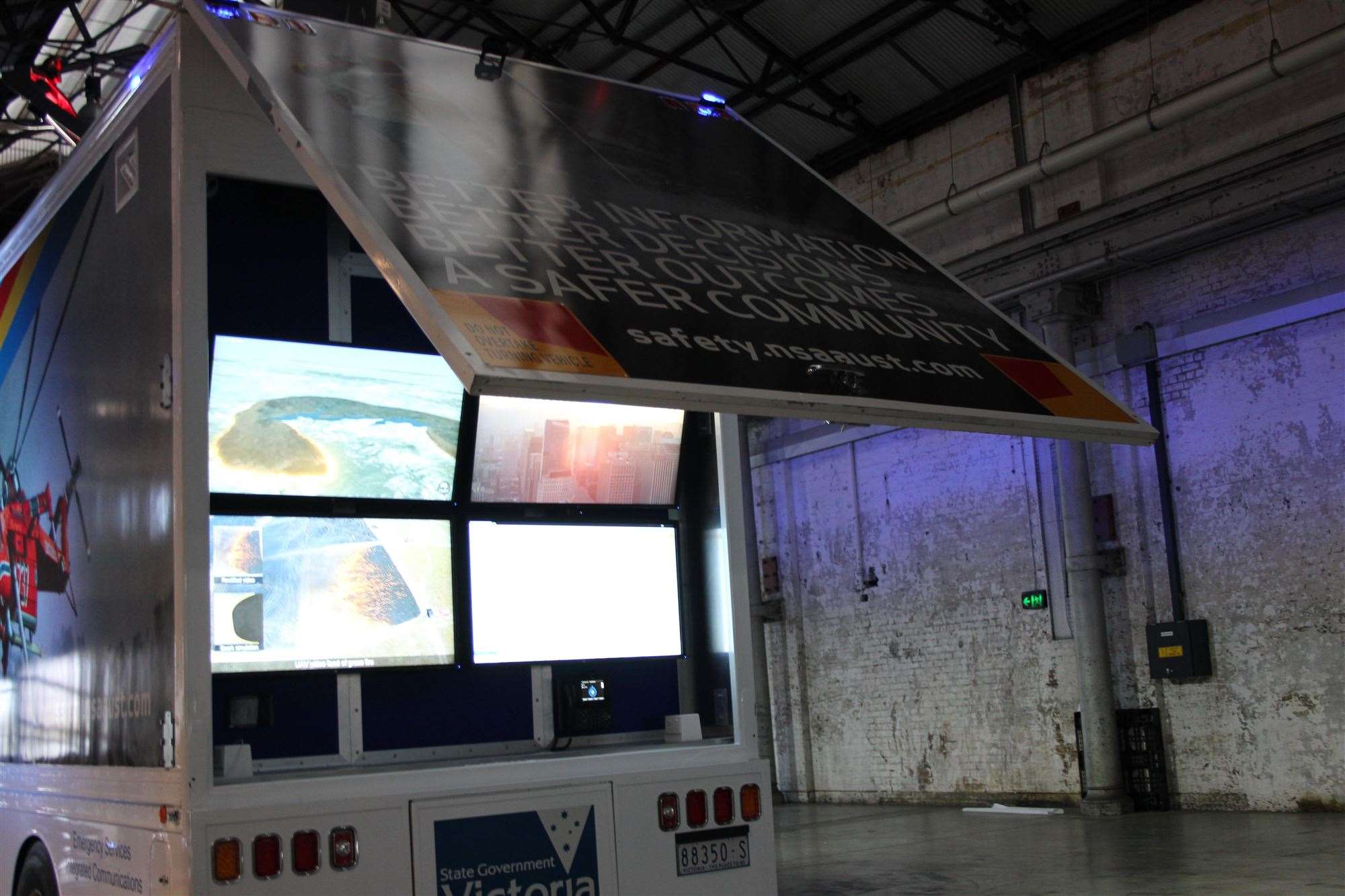 Photos: Victoria's high-tech mobile emergency command - iTnews