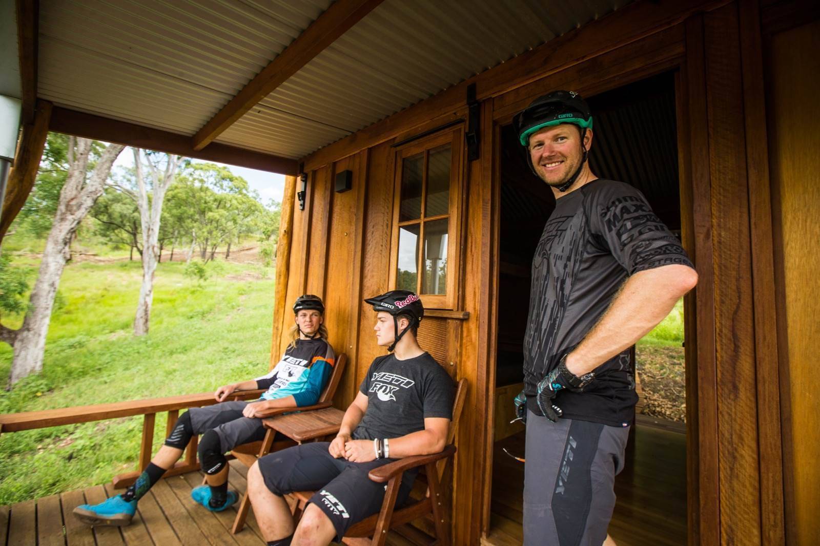 The Yeti Factory Enduro team tear up Hidden Vale - Australian Mountain ...