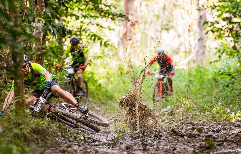 Van der Ploeg watt bombs at Reef to Reef - Australian Mountain Bike ...