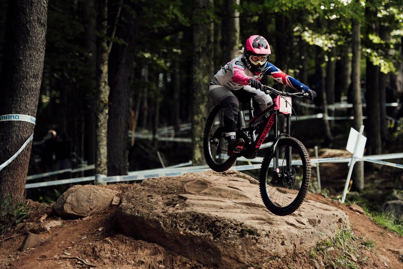 Tracey Hannah and Loic Bruni win the Downhill World Cup overall ...