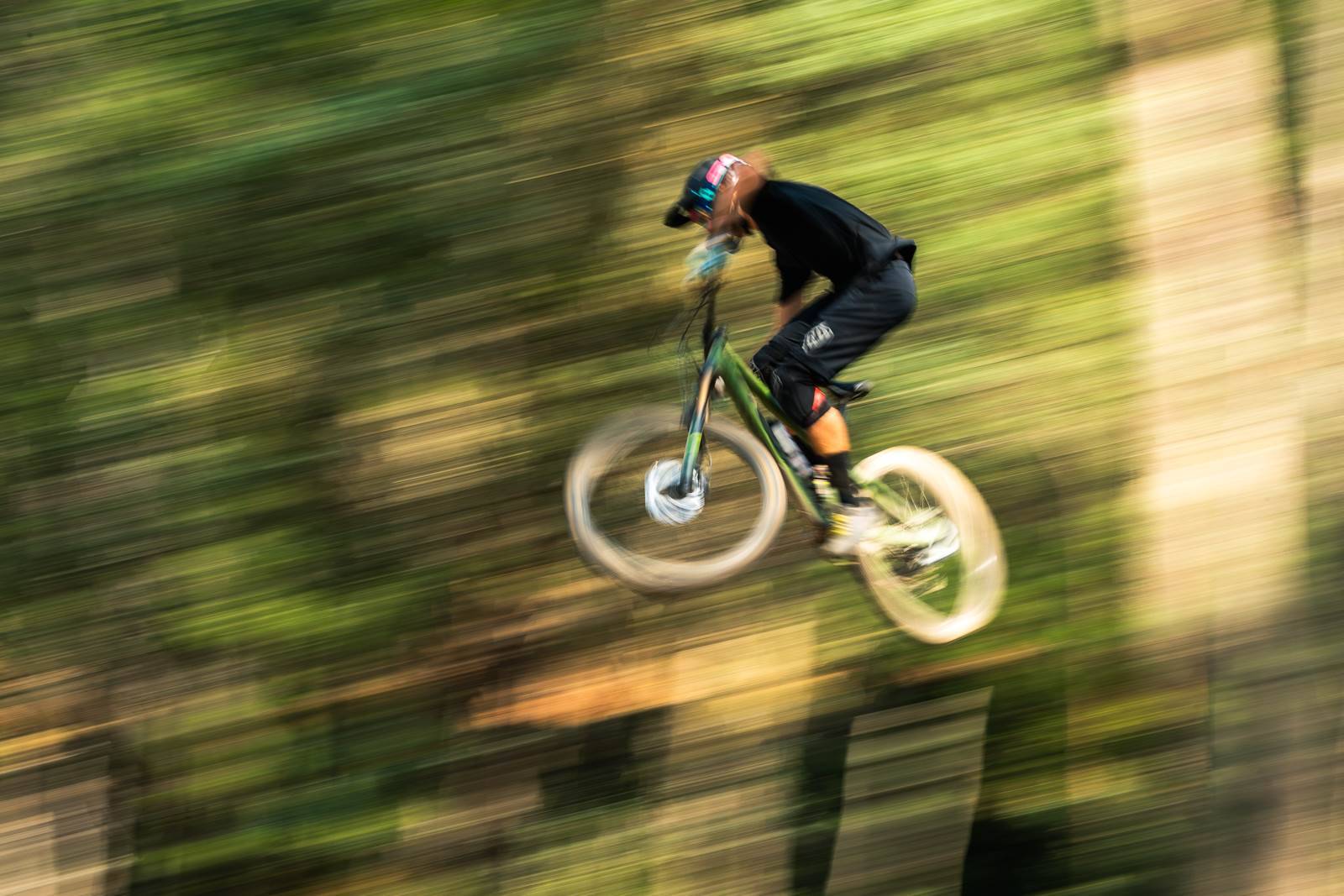 First rides on the all-new Pivot Switchblade - Australian Mountain Bike ...