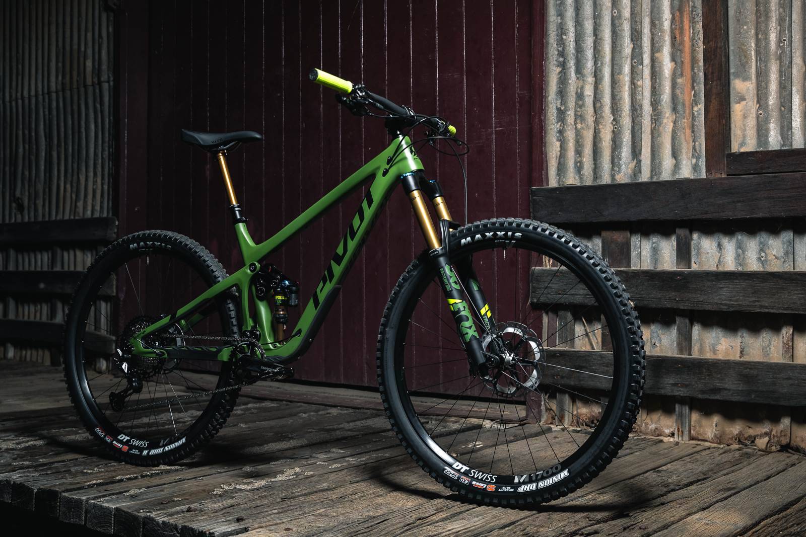 First rides on the all-new Pivot Switchblade - Australian Mountain Bike ...