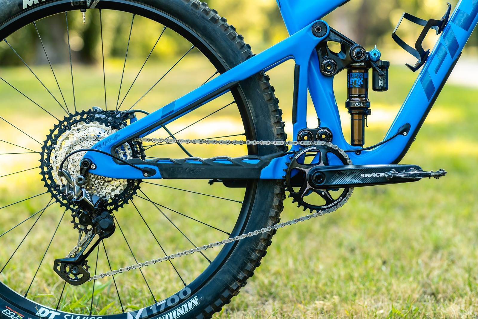 First rides on the all-new Pivot Switchblade - Australian Mountain Bike ...