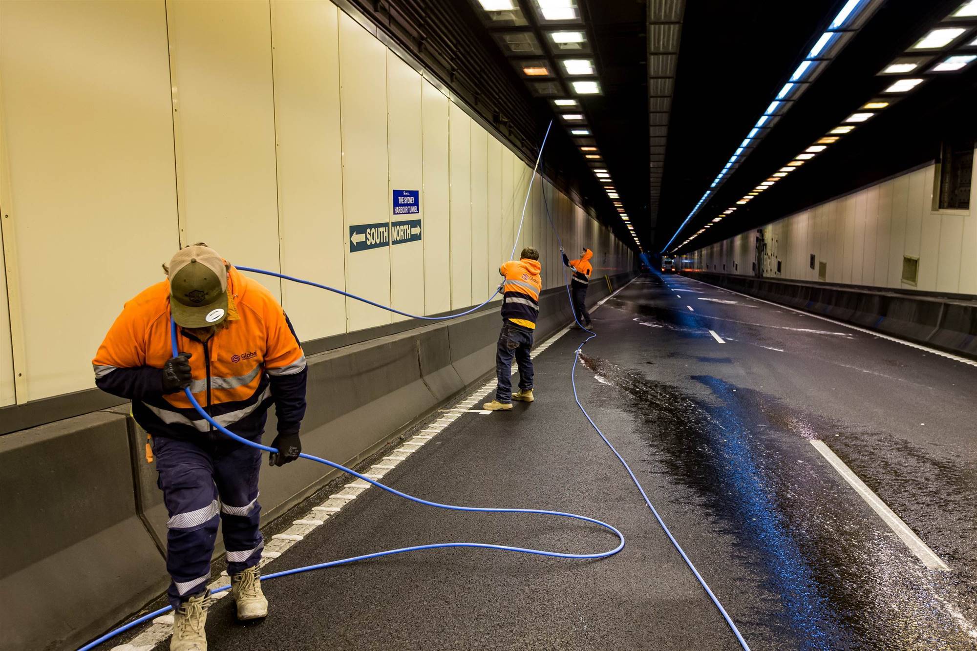 Photos: Aussie Broadband runs dark fibre through Sydney Harbour Tunnel ...
