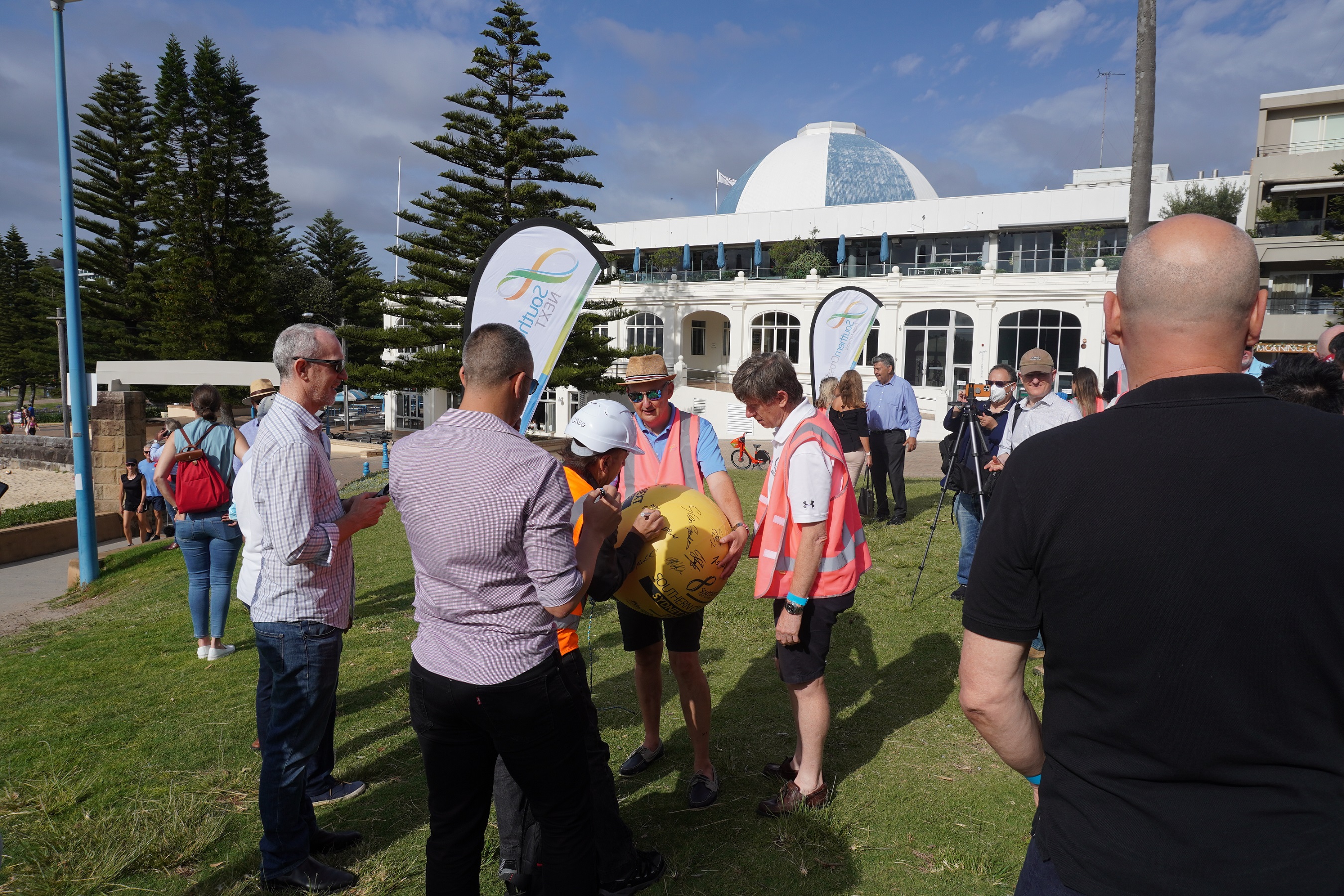 Photos: Southern Cross NEXT cable lands in Sydney - iTnews