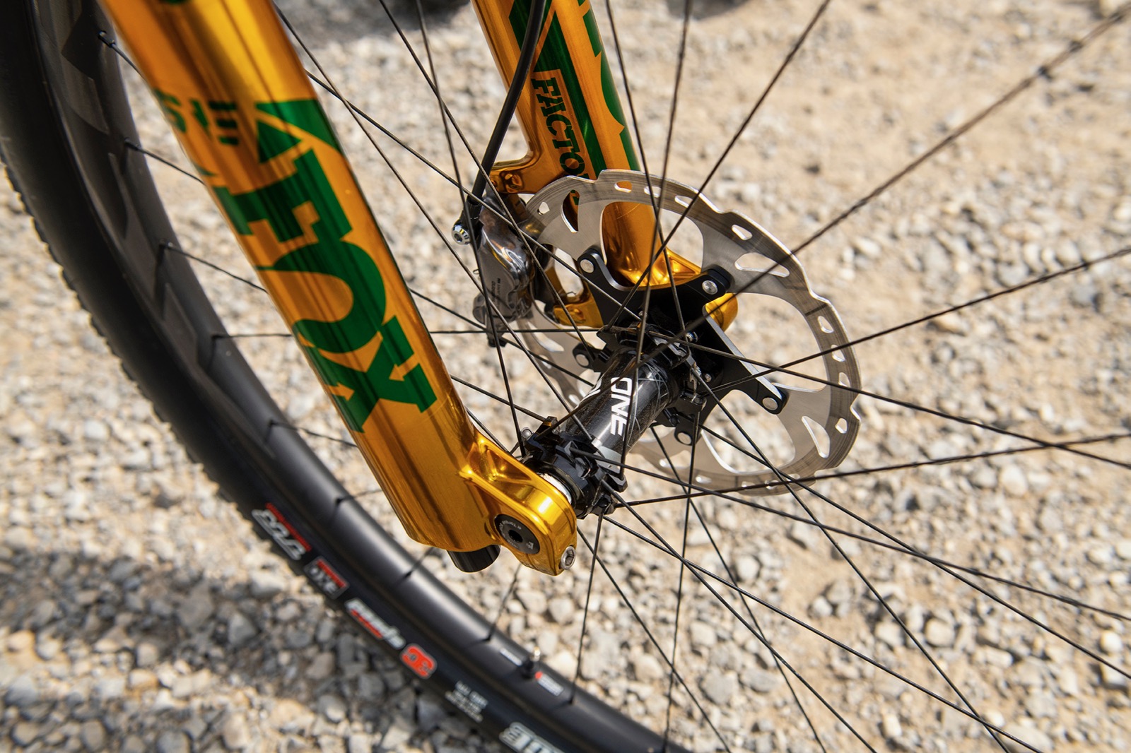 BIKE CHECK: Josh Carlson's Trance X Advanced E+ | AMBmag.com.au