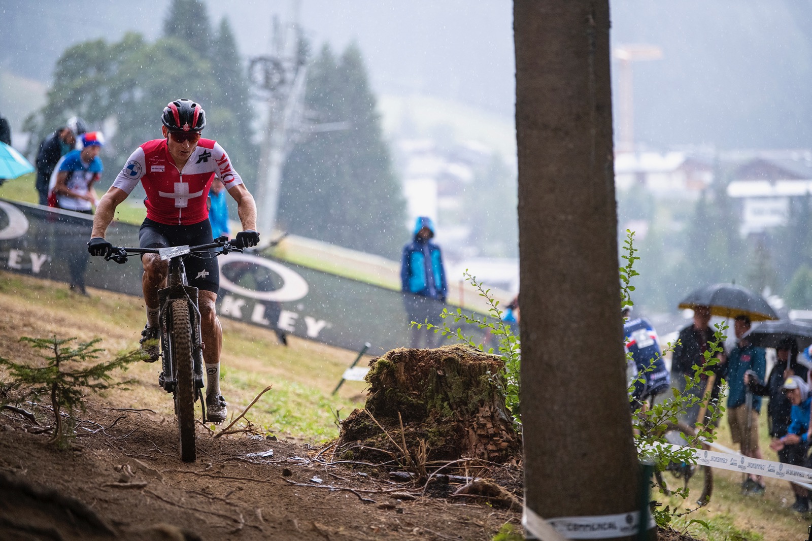 Josh Carlson beats Peter Sagan at e-bike Worlds | AMBmag.com.au