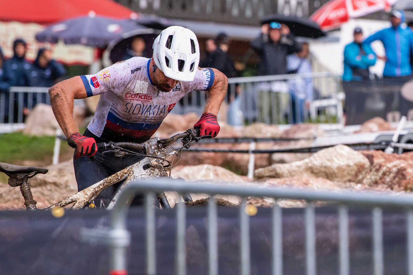 Josh Carlson beats Peter Sagan at e-bike Worlds | AMBmag.com.au