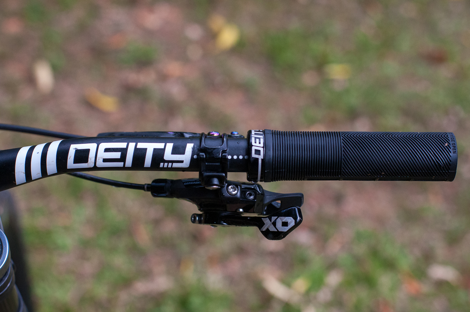 BIKE CHECK: Ellie Smith's Norco Range DH bike | AMBmag.com.au