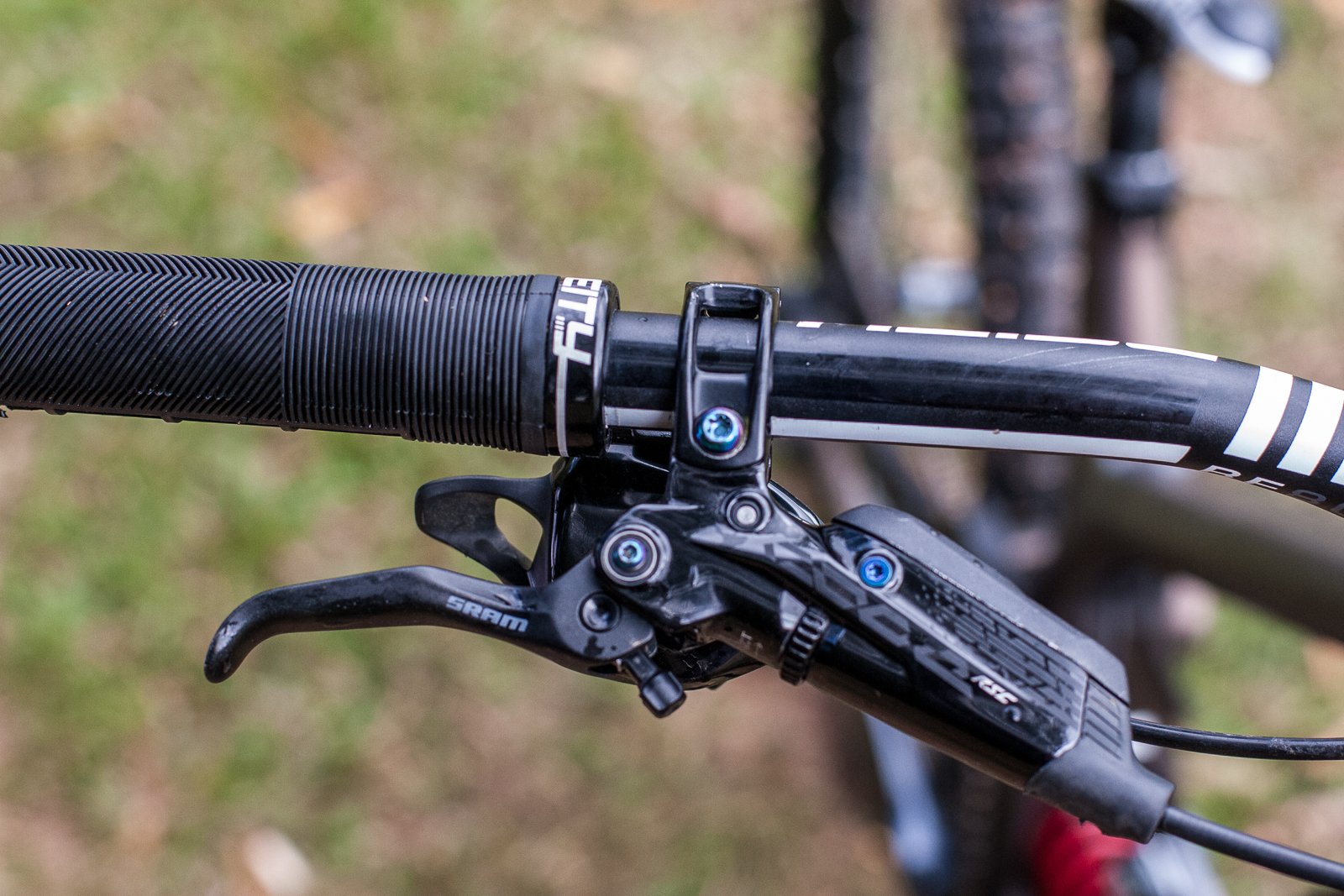 BIKE CHECK: Ellie Smith's Norco Range DH bike | AMBmag.com.au