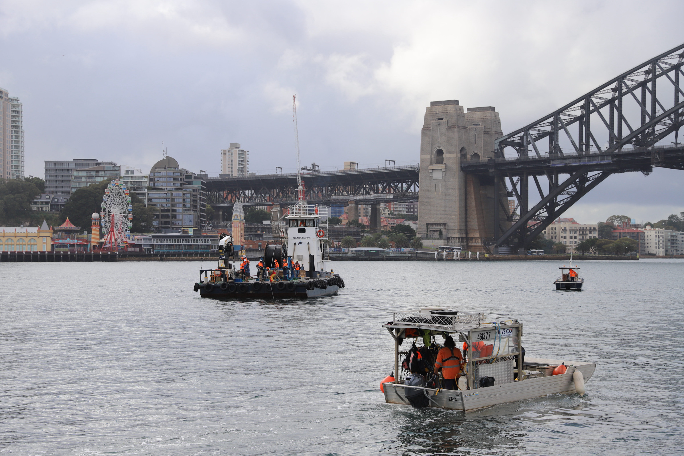 In pictures: TPG Telecom lays submarine cable across Sydney Harbour ...