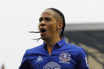 Pienaar Returns To Everton - FTBL | The home of football in Australia