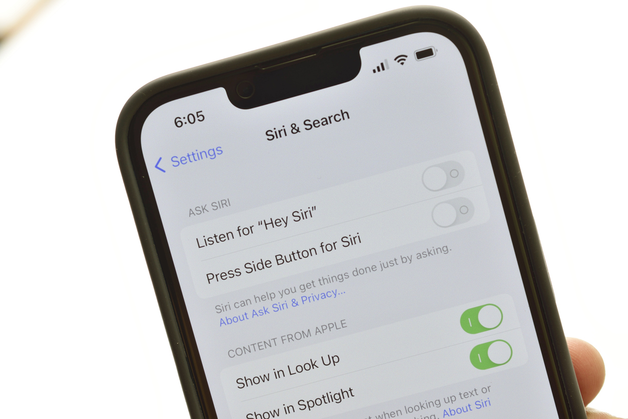 Apple clarifies Siri privacy stance after US$95 million class action ...