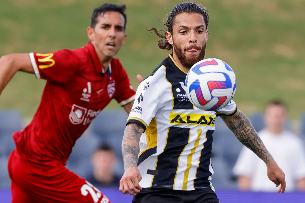 EPL legend: Socceroos should cap De Silva, take 'special attention' off ...