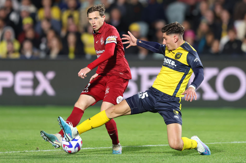 Mariners defender Nectarios Triantis joins Sunderland - FTBL | The home ...