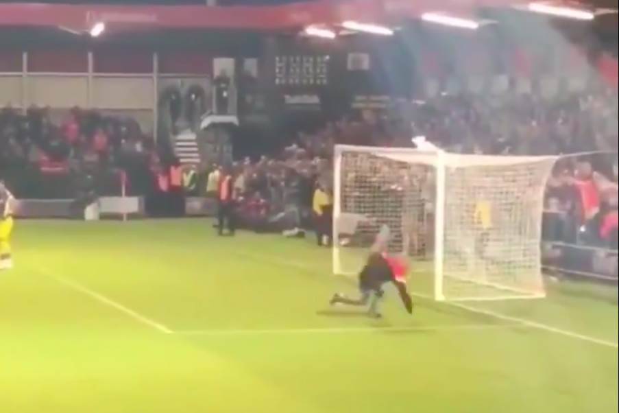 Watch! Pitch invader embarrasses himself during Carabao Cup - FTBL ...