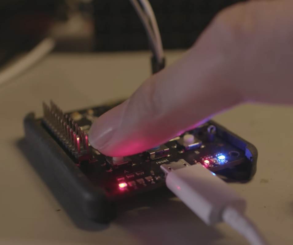 Microsoft debuts Linux-powered IoT security chips - iTnews