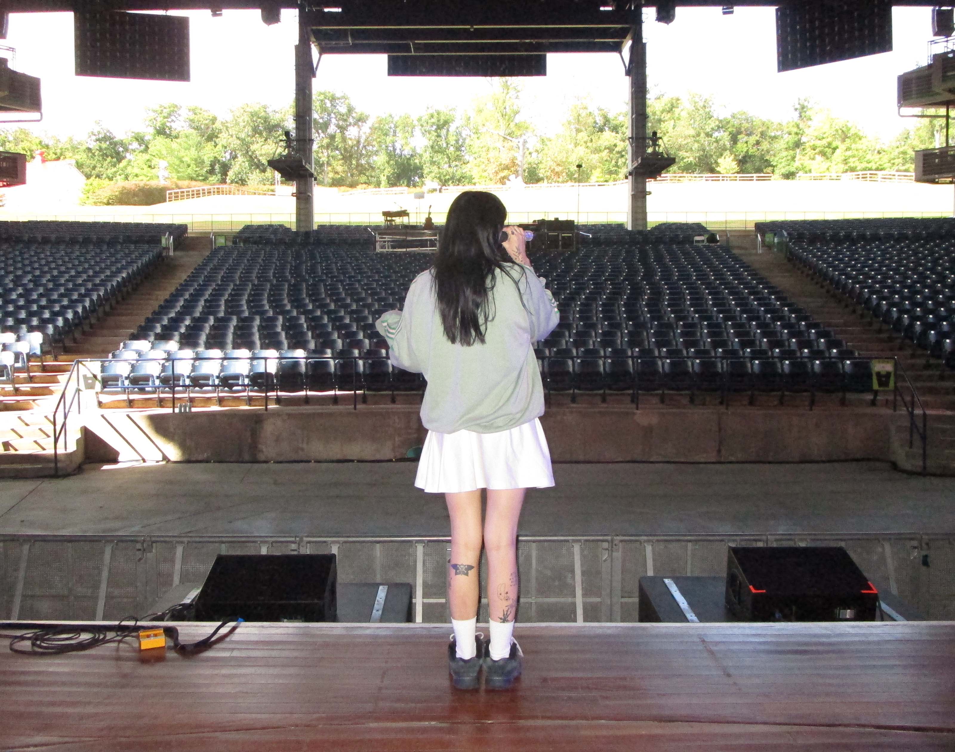 tunesday – life on tour with benee • music • frankie magazine ...