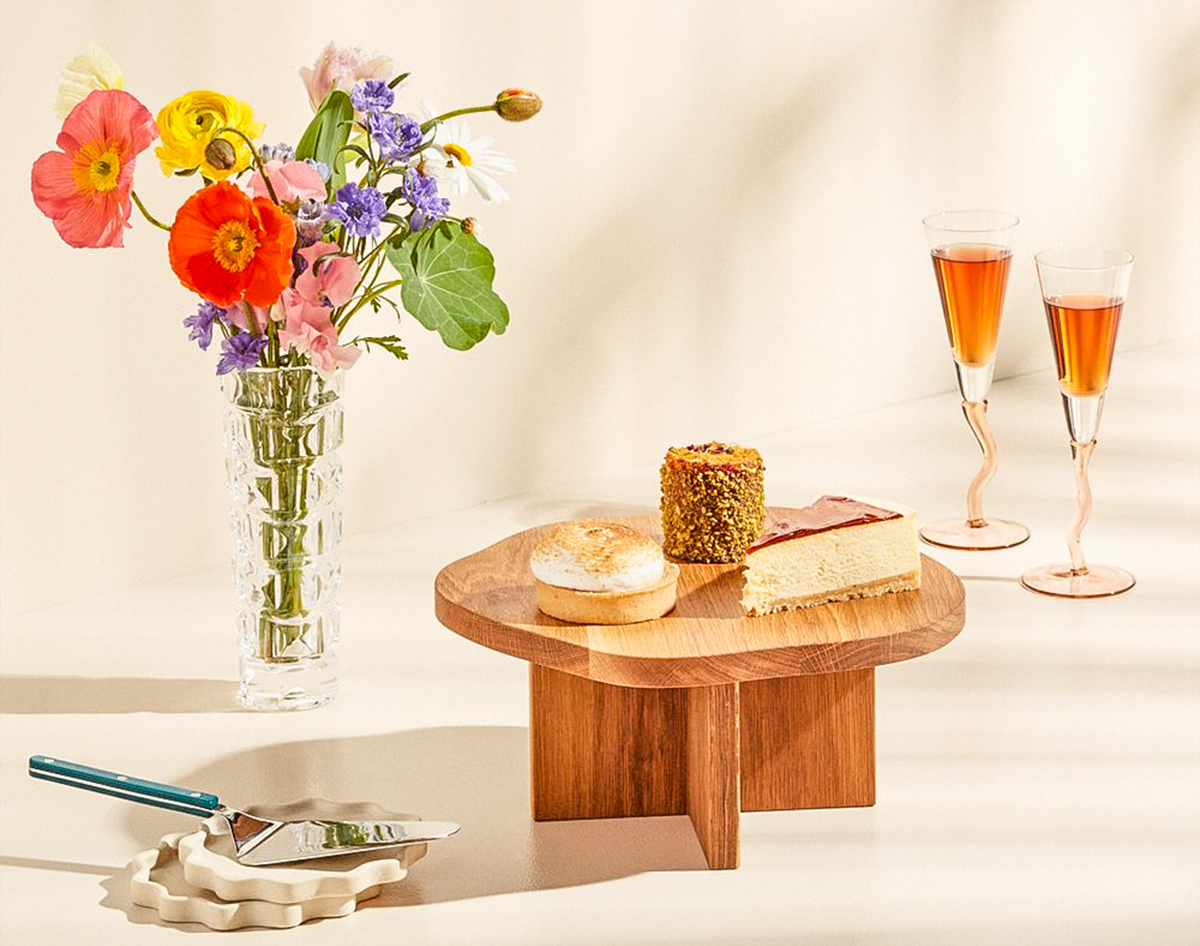 feast your eyes on this abstract cake stand • food • frankie magazine ...