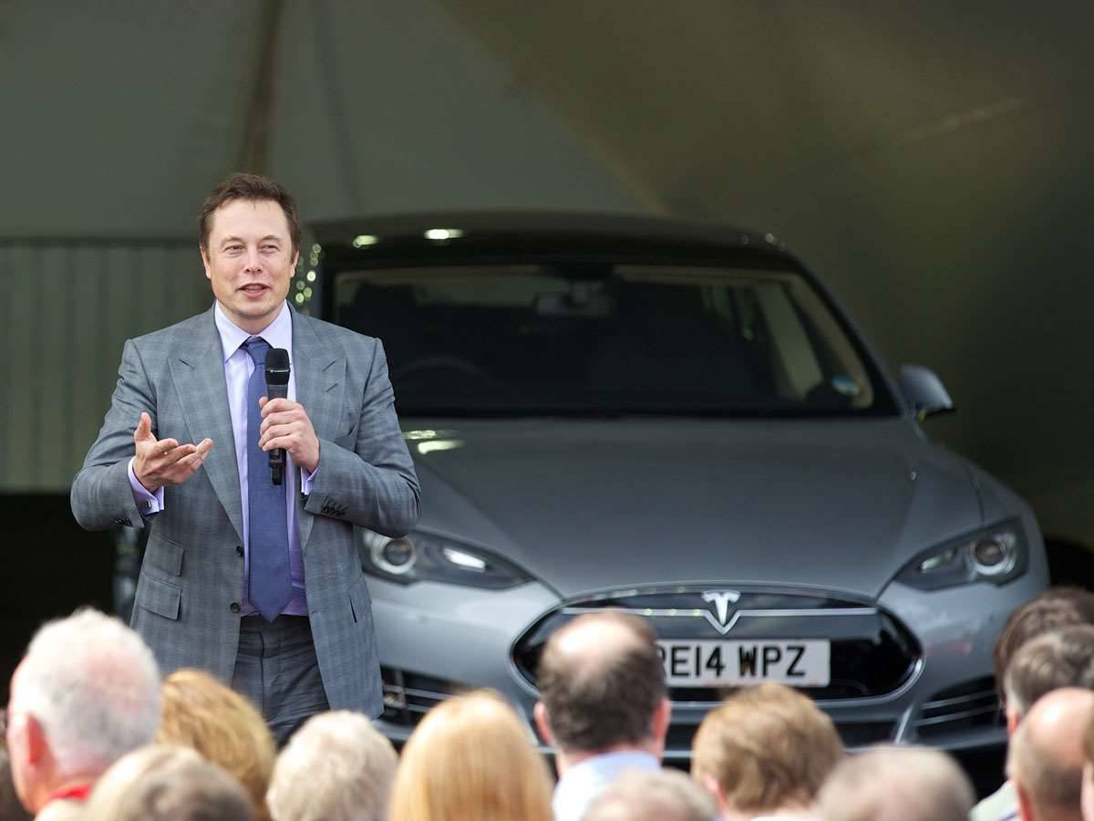 Elon Musk charged with fraud over 'misleading' Tweets - iTnews