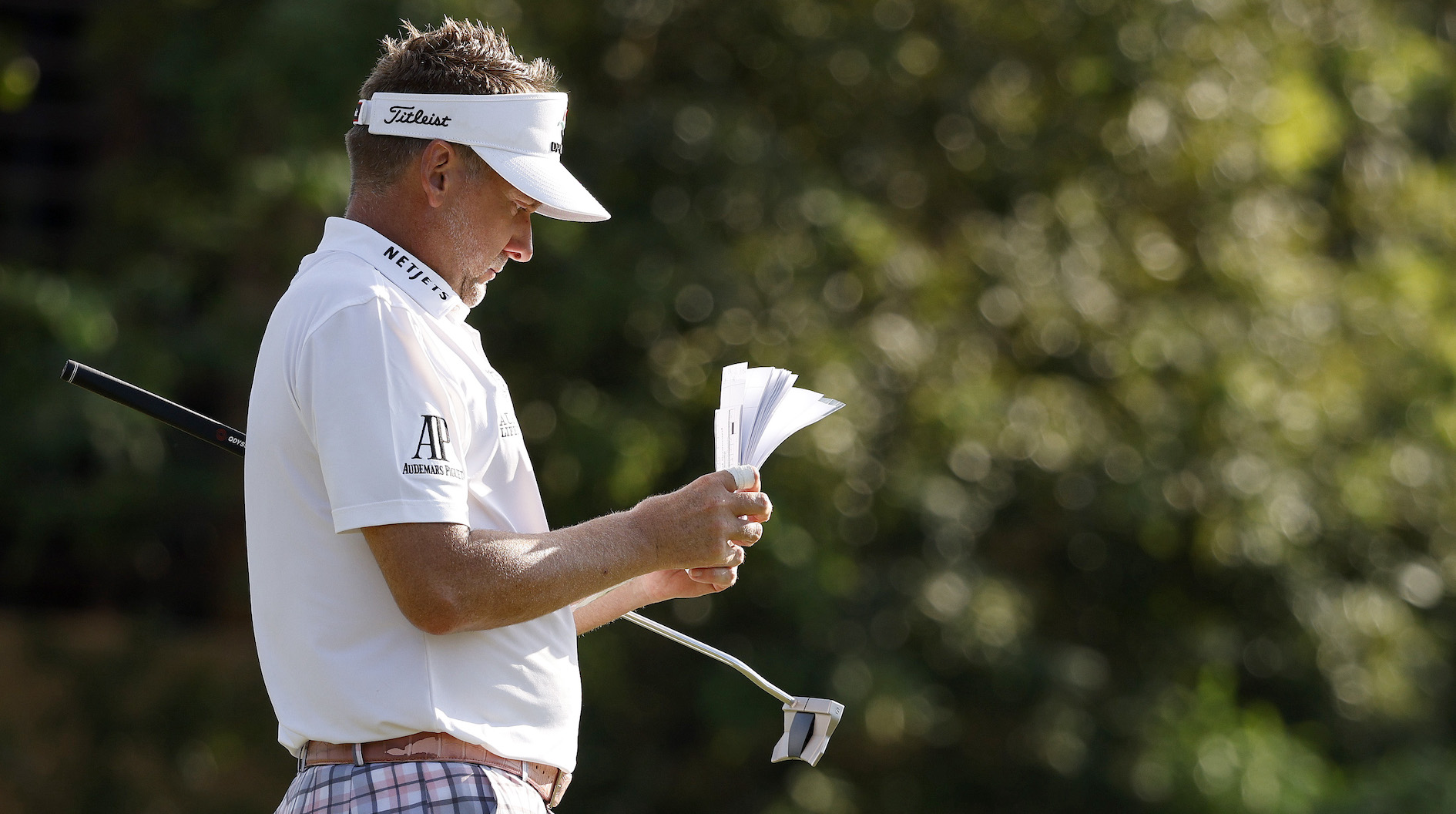 R&A and USGA further limit use of green-reading materials - Golf ...