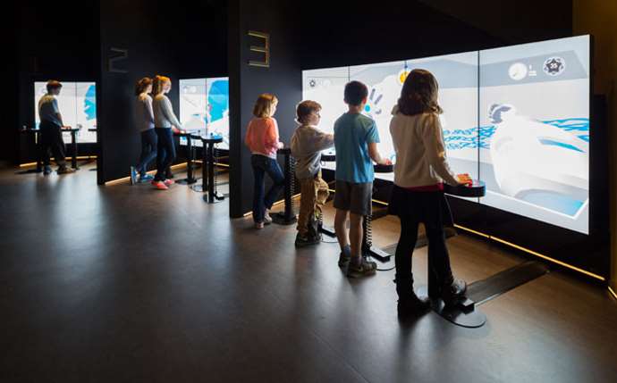 National Museum's new high-tech exhibit mixes robots with dinosaurs ...