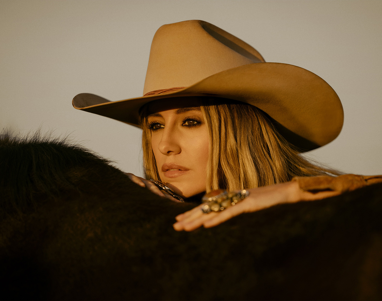 tunesday – a chinwag with country star lainey wilson • music • frankie ...