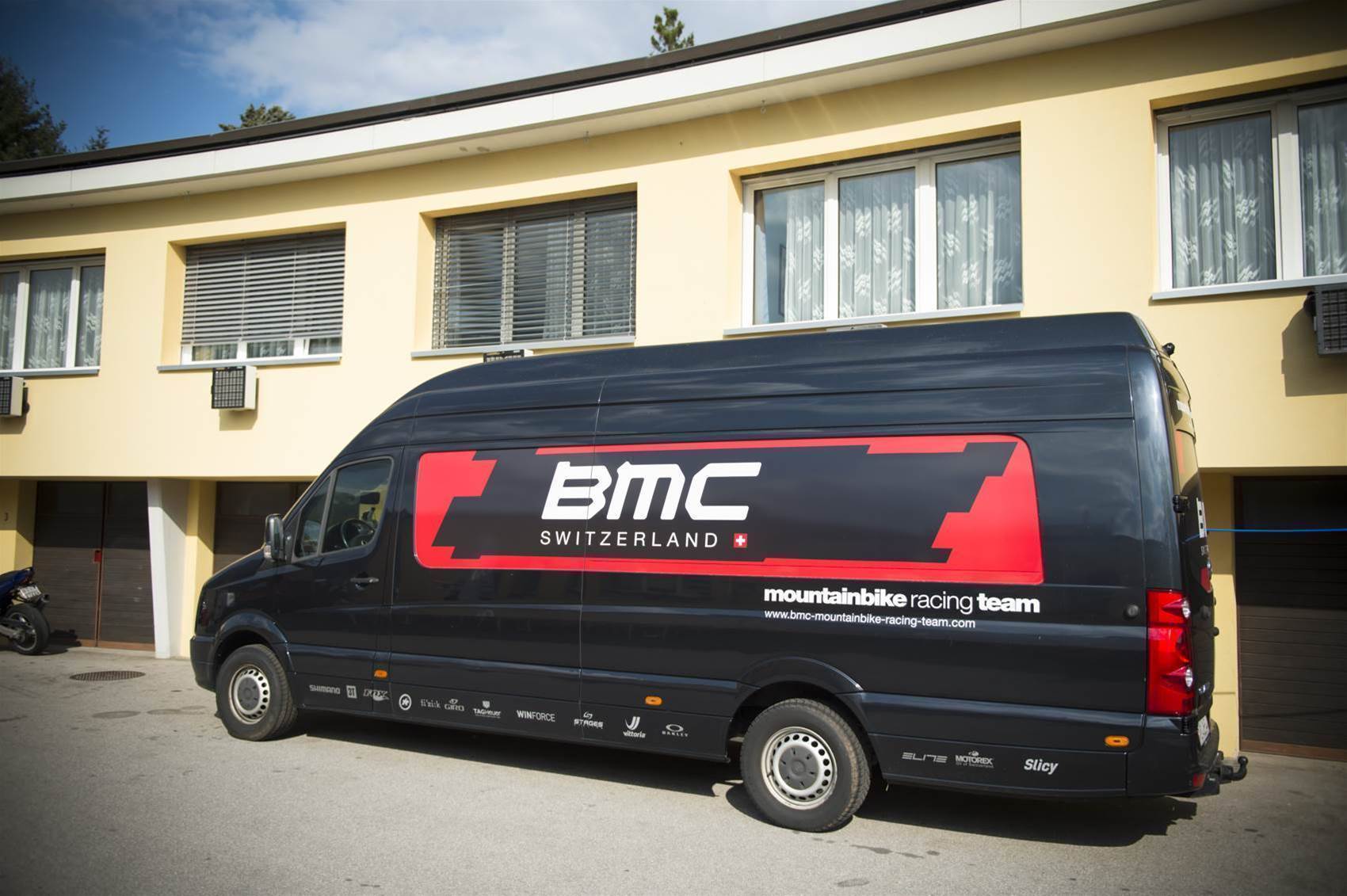 Inside the BMC team tent at a World Cup - Australian Mountain Bike ...
