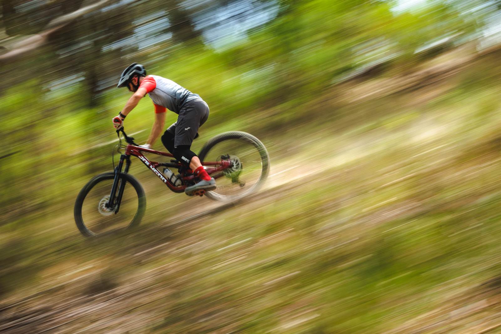 We test the $3299 Polygon Collosus N7 enduro bike | AMBmag.com.au