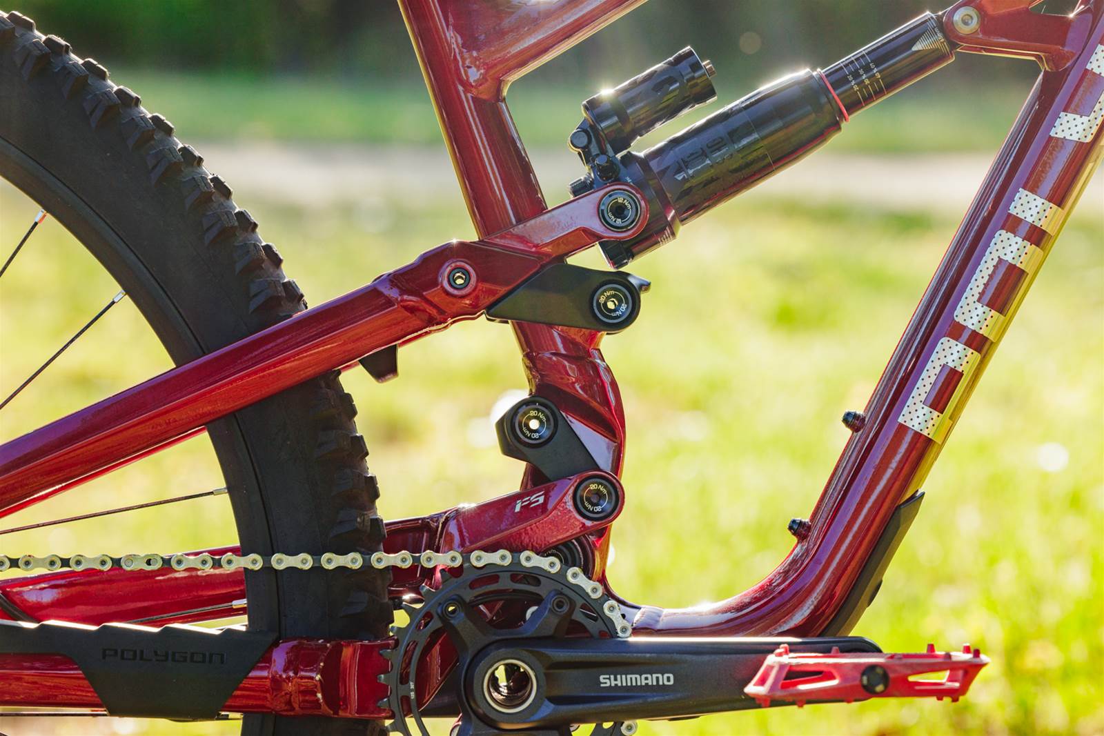 We test the $3299 Polygon Collosus N7 enduro bike | AMBmag.com.au