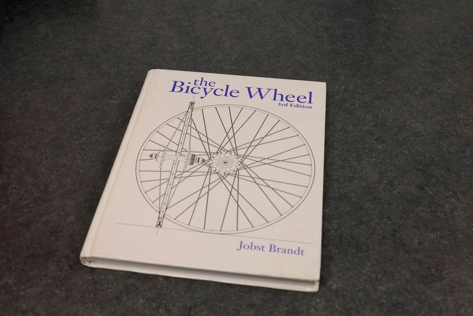 How to build your own wheels in fourteen steps - Australian Mountain ...