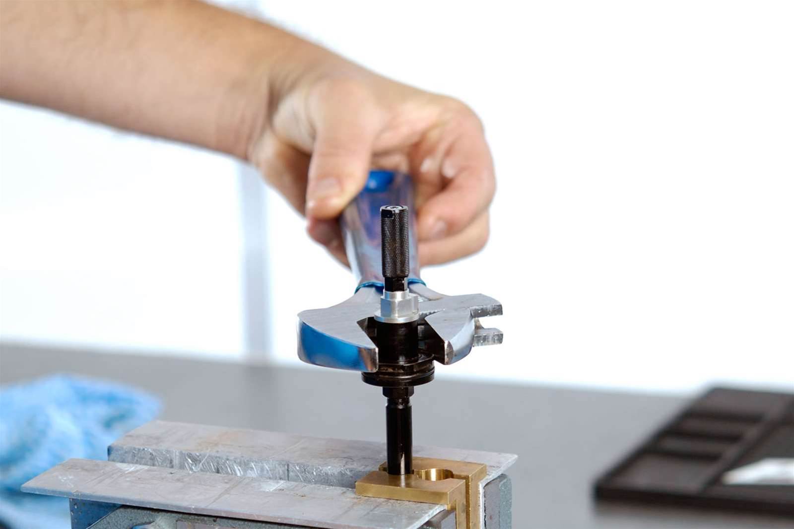 How to rebuild a Rockshox Reverb - Australian Mountain Bike | The home ...