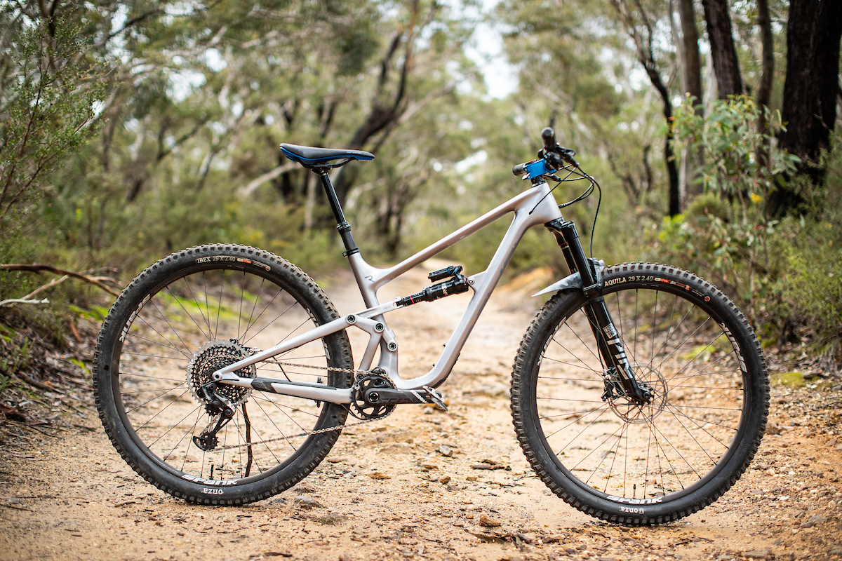 First rides on the Revel Rascal trail bike - Australian Mountain Bike ...