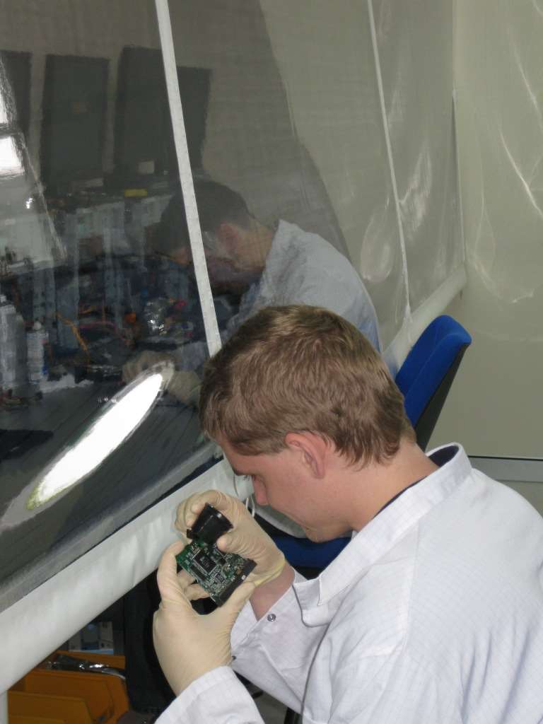 Photos: Kroll Ontrack data recovery cleanroom - iTnews