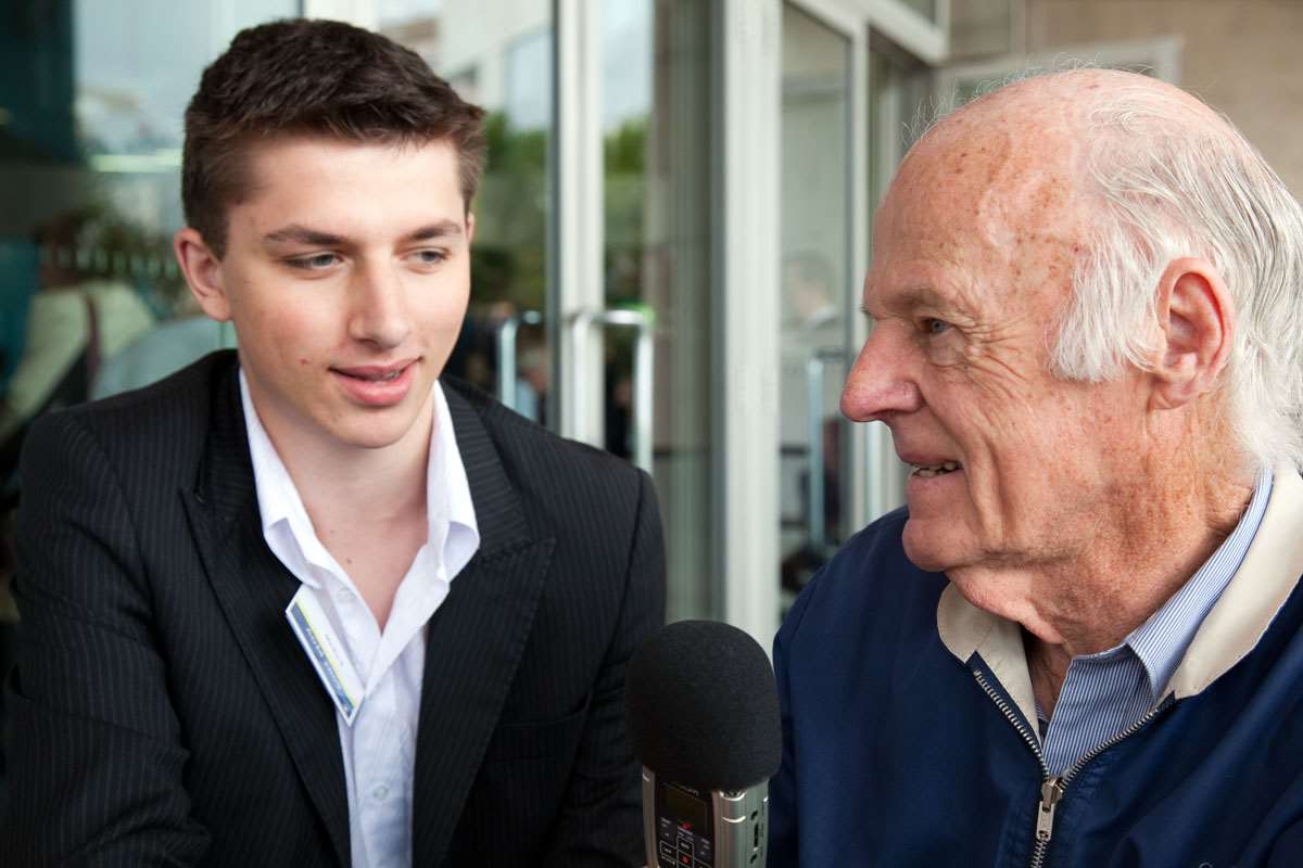 Photos: Telstra AGM 2009 - iTnews