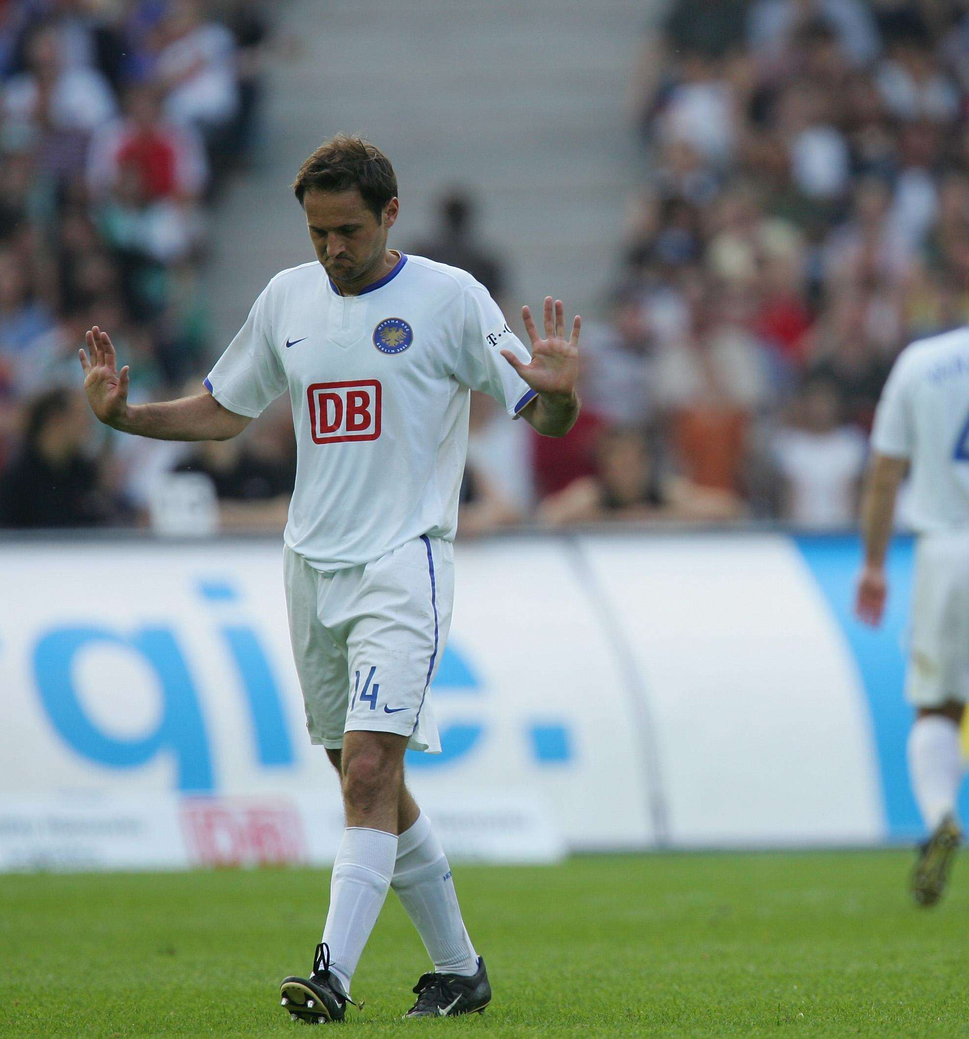 Simunic's Season Over - FTBL | The home of football in Australia