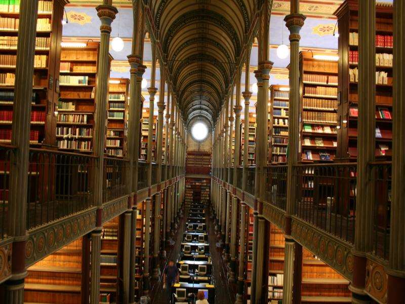 Amazon caves on book pricing - iTnews